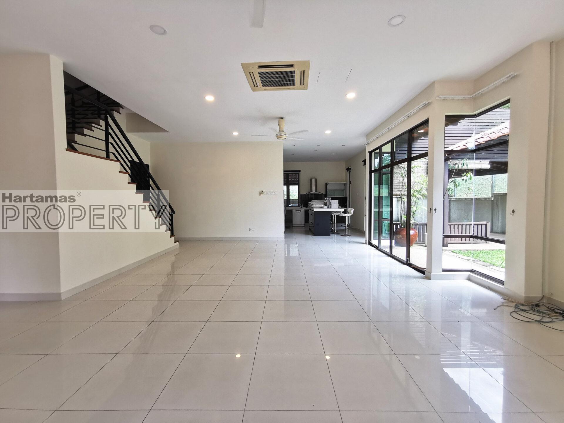 2.5 Storey CORNER Bungalow with a Private Pool @ Mutiara Seputeh ...